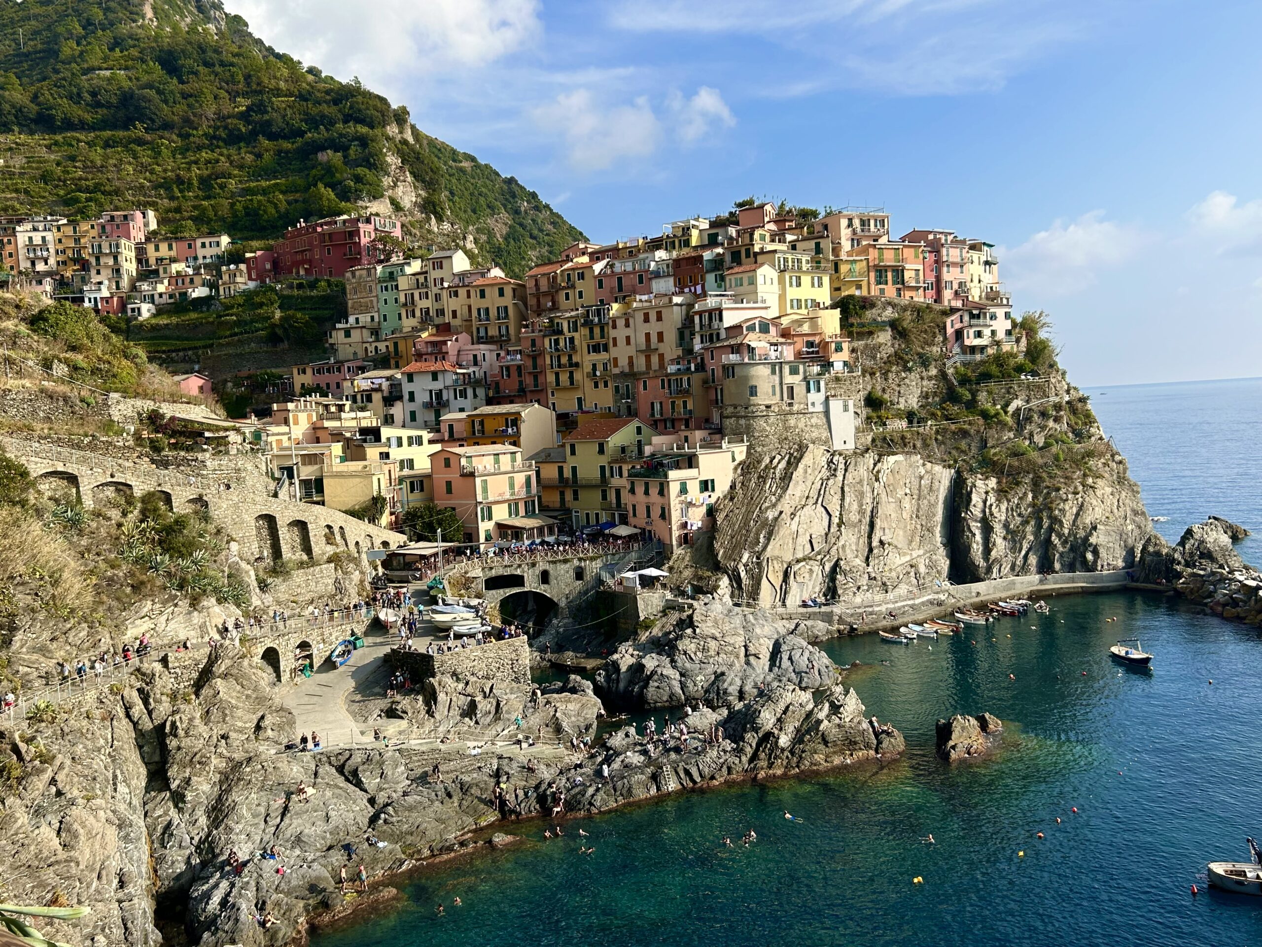 Yamaca Tutunmuş “Beşi Bir Yerde”: Cinque Terre – Sel Gider Anılar Kalır…